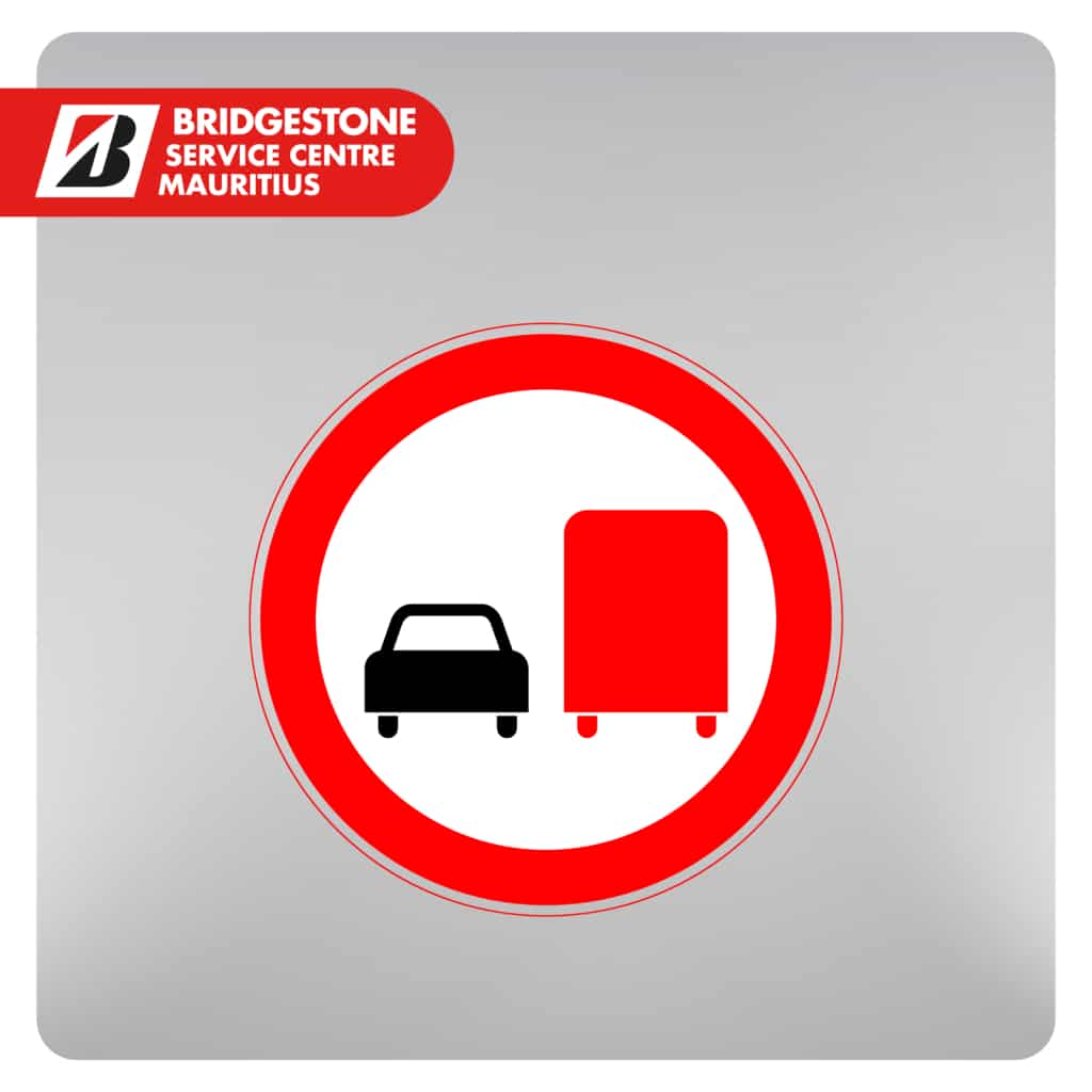 Driving around heavy vehicles: A few tips from our experts - Edendale